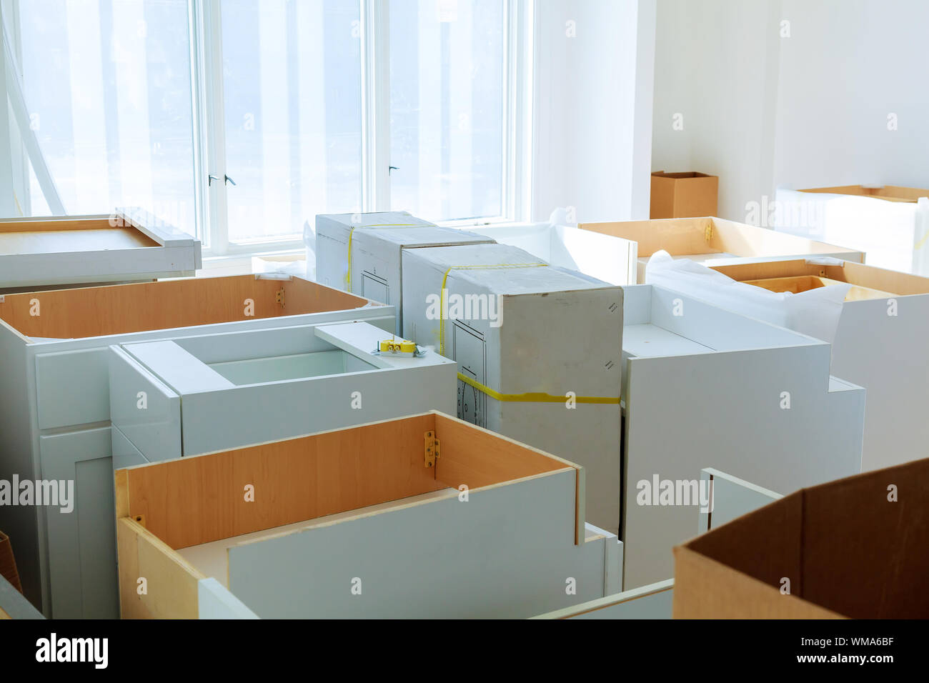 Empty window box hi-res stock photography and images - Alamy