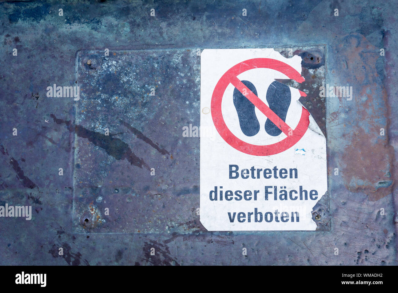 Torn sign hi-res stock photography and images - Alamy