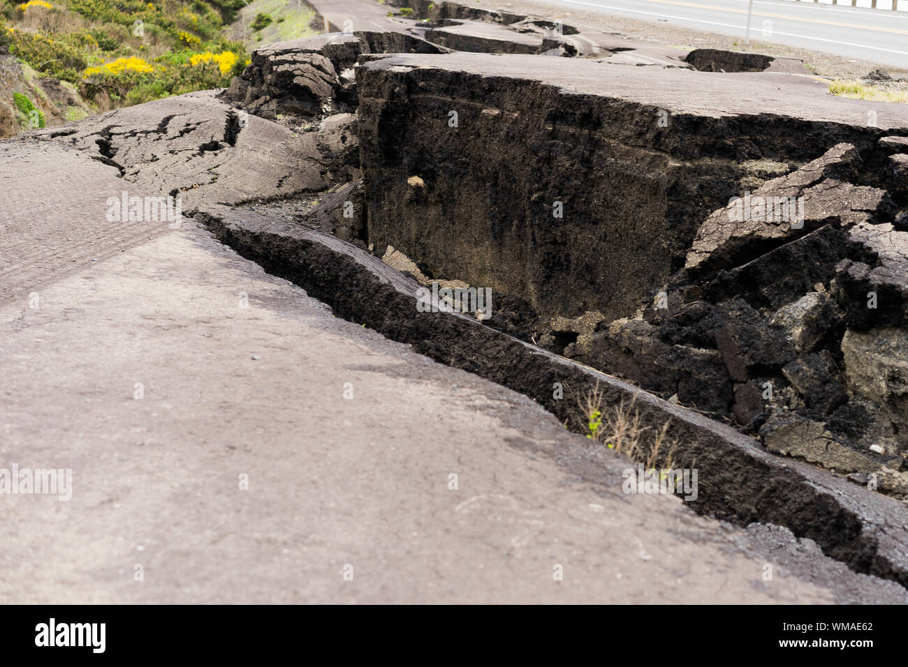 Earthquake Destruction Road High Resolution Stock Photography and ...