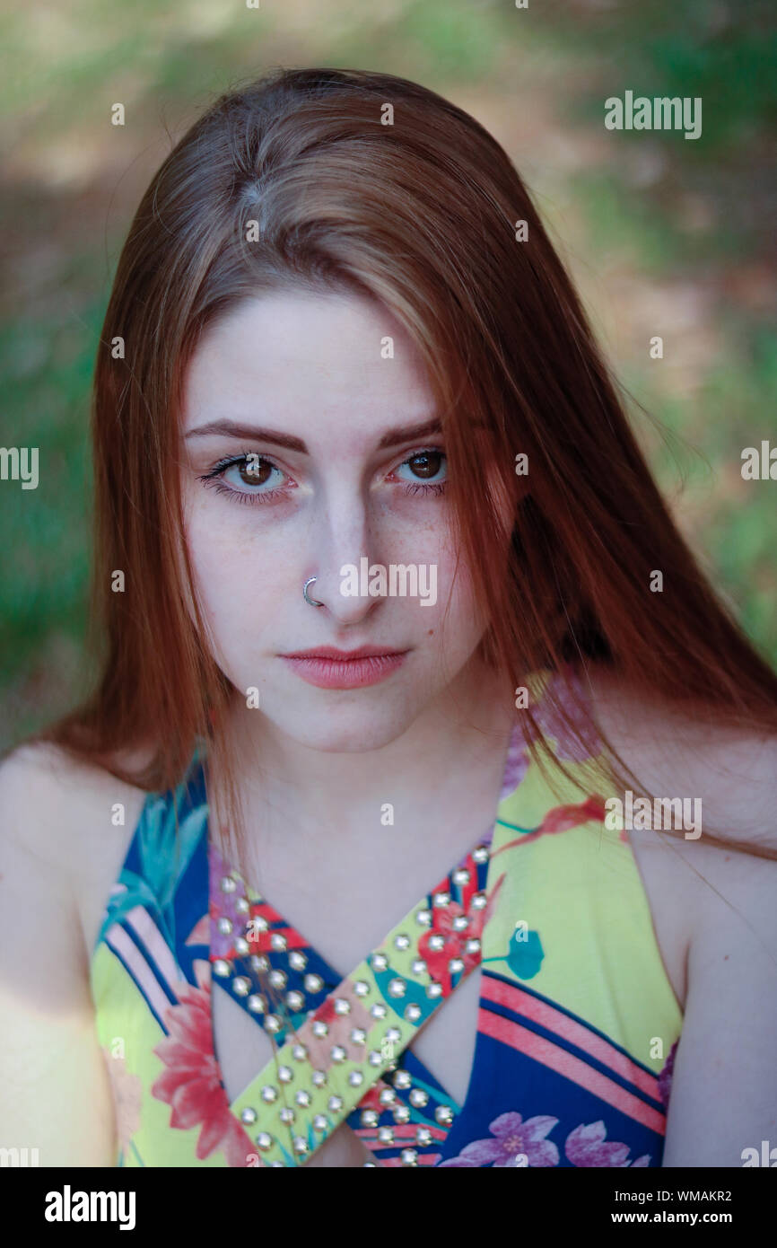 Serious portrait woman hi-res stock photography and images - Alamy
