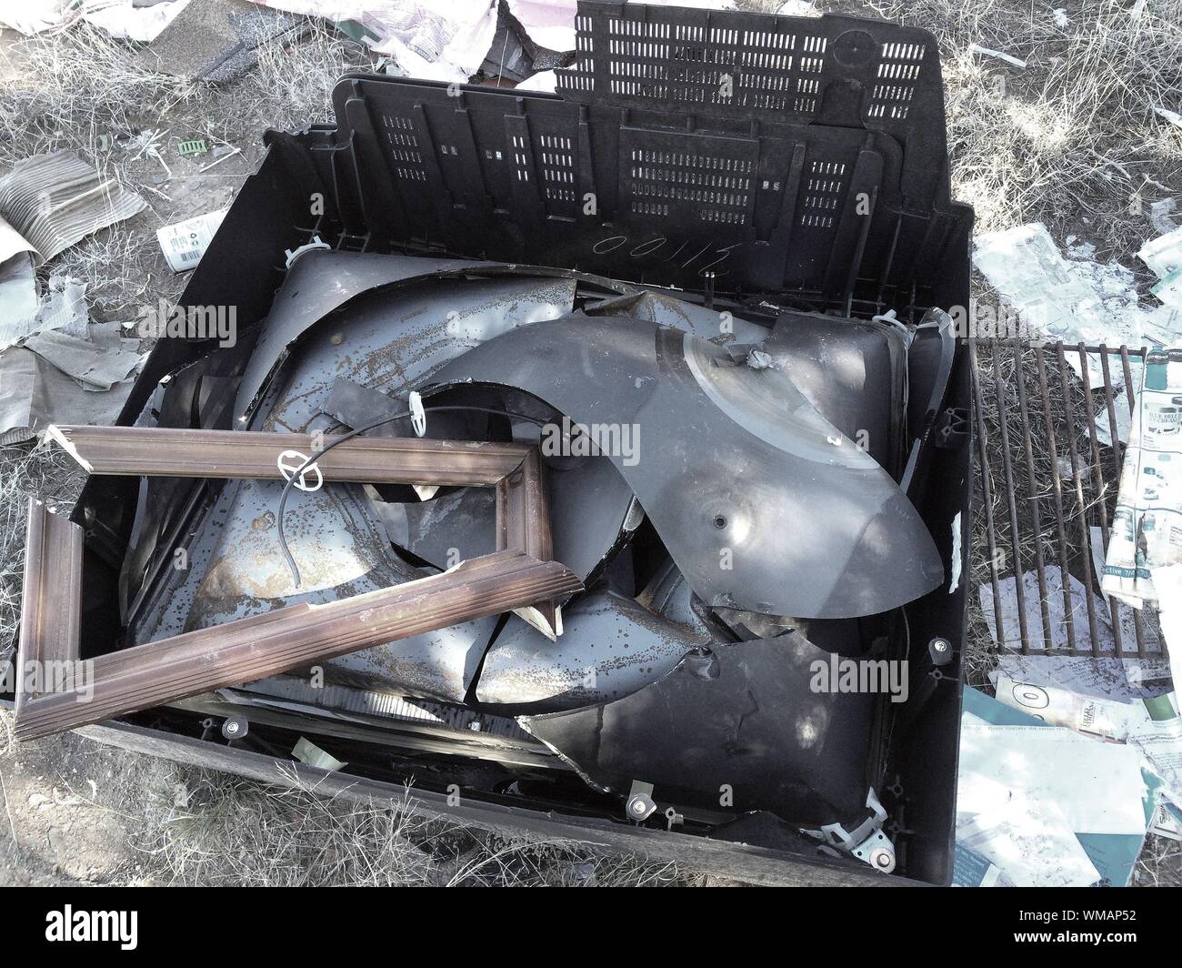 With broken tv hi-res stock photography and images - Alamy