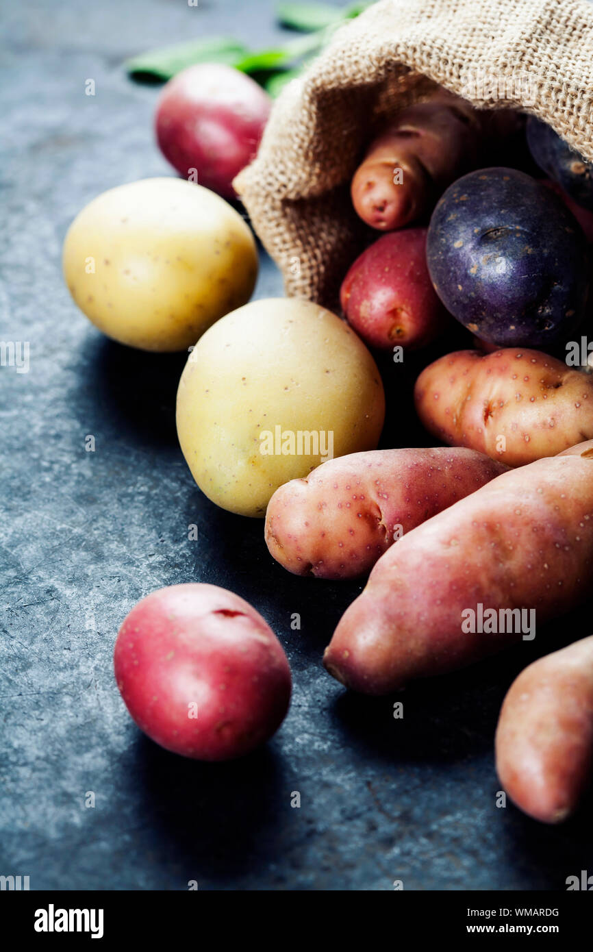Red potatoes sack hi-res stock photography and images - Alamy