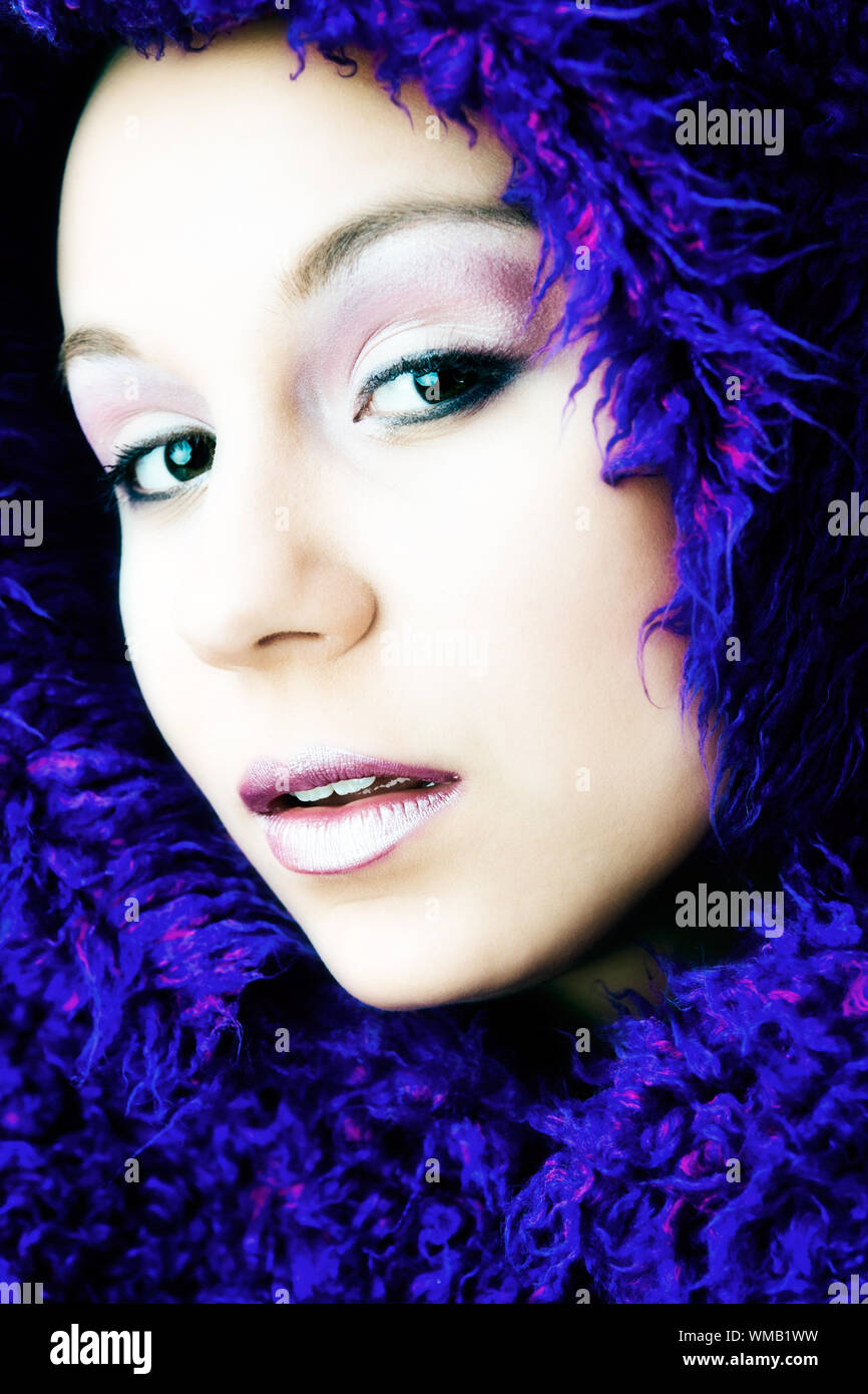 Hypnotizing a woman hi-res stock photography and images - Alamy