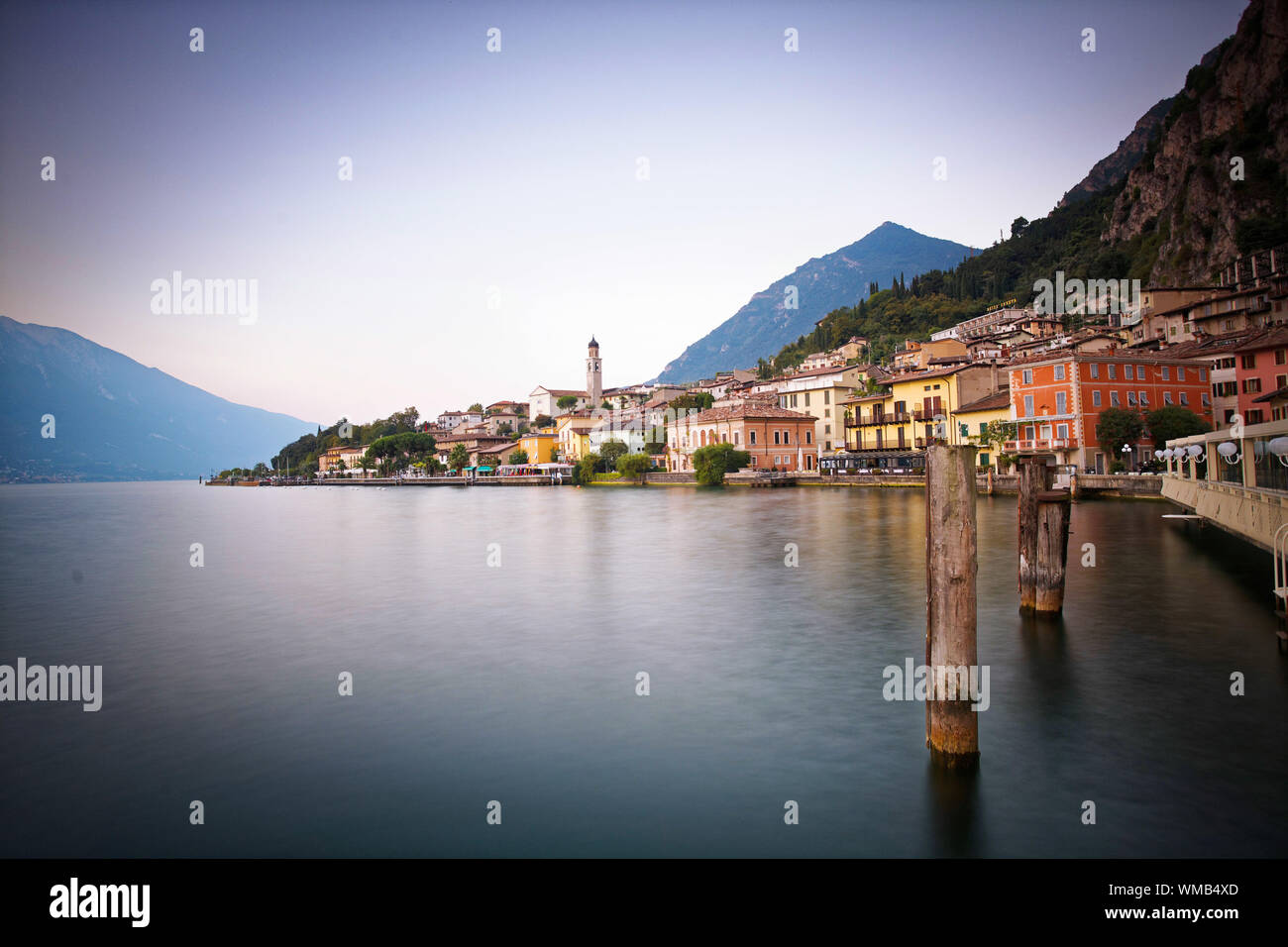 Limone su garda hi-res stock photography and images - Alamy