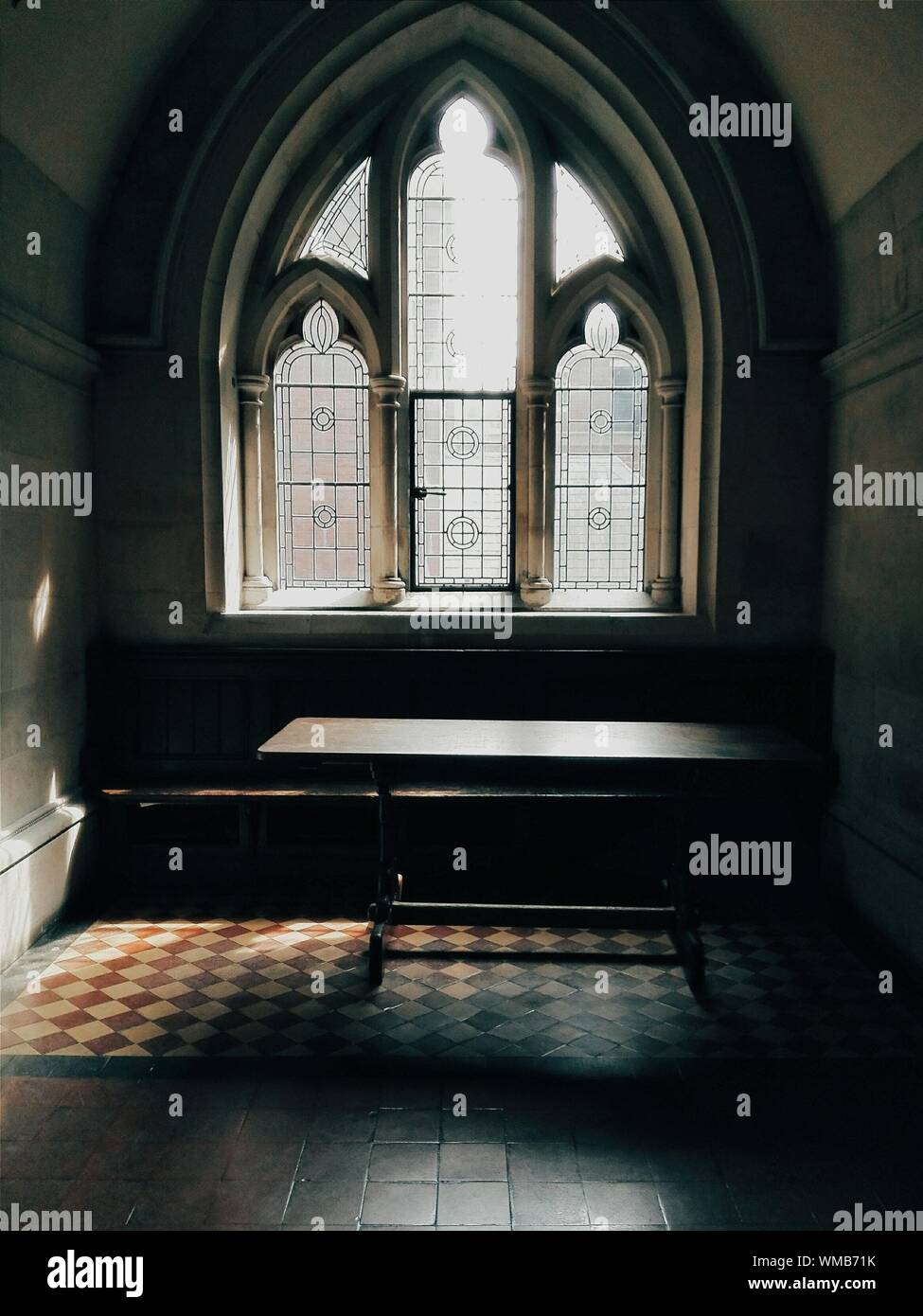 Closed courts hi-res stock photography and images - Alamy