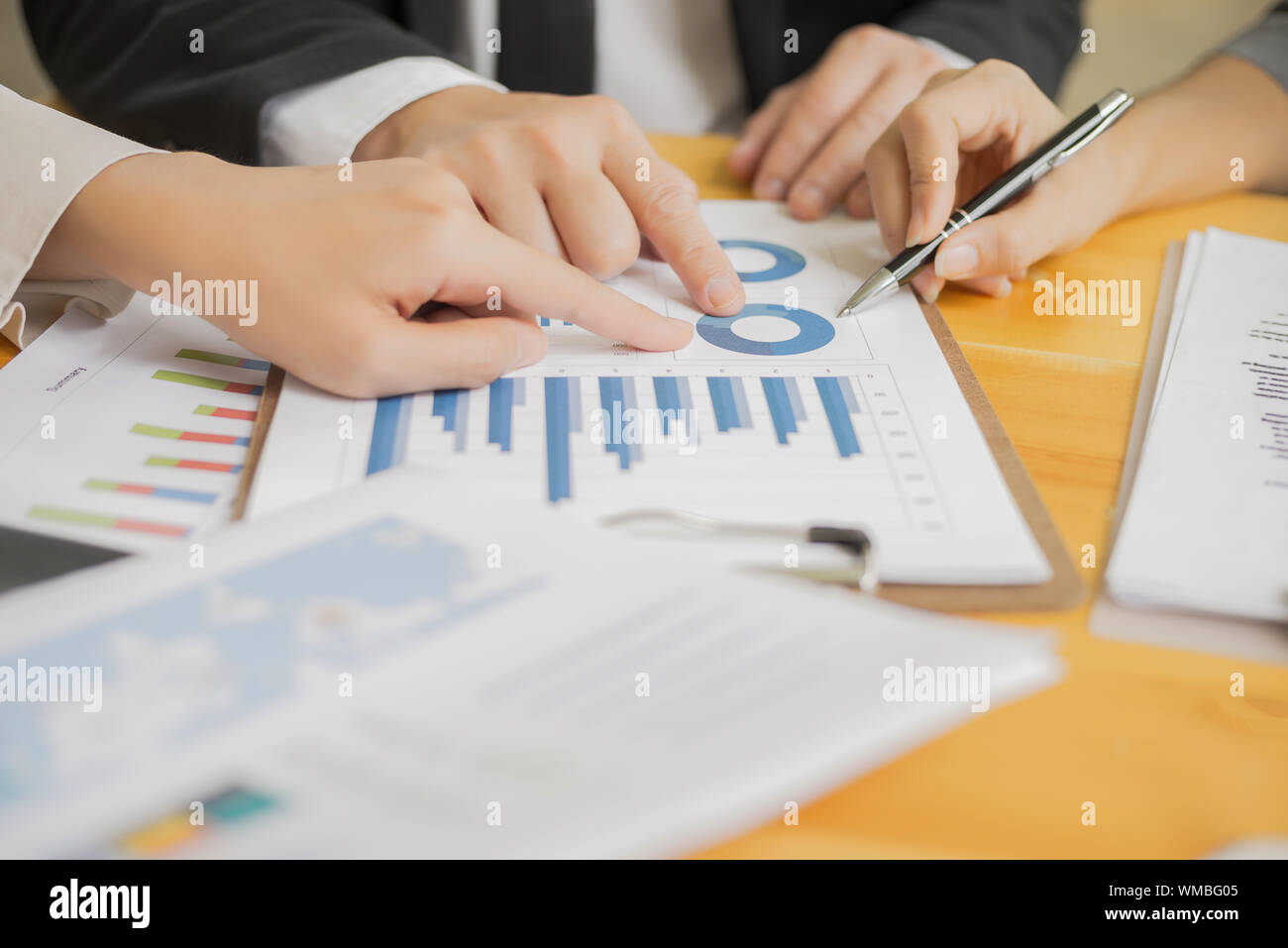 Pointing at chart hi-res stock photography and images - Alamy