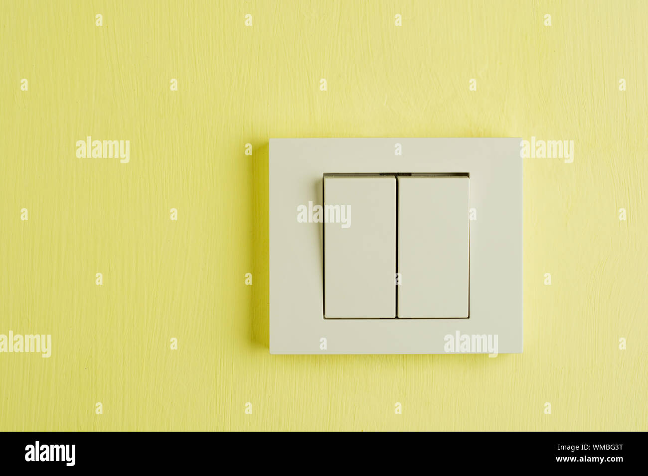 Electric light bulb on off switch hi-res stock photography and images ...