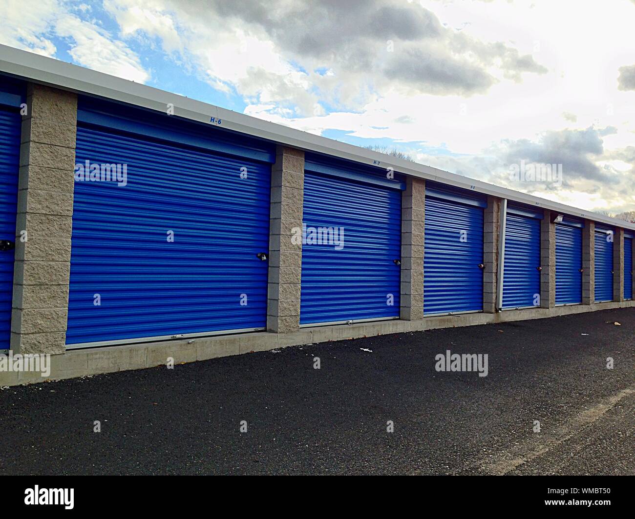 Corrugated iron doors hi-res stock photography and images - Alamy