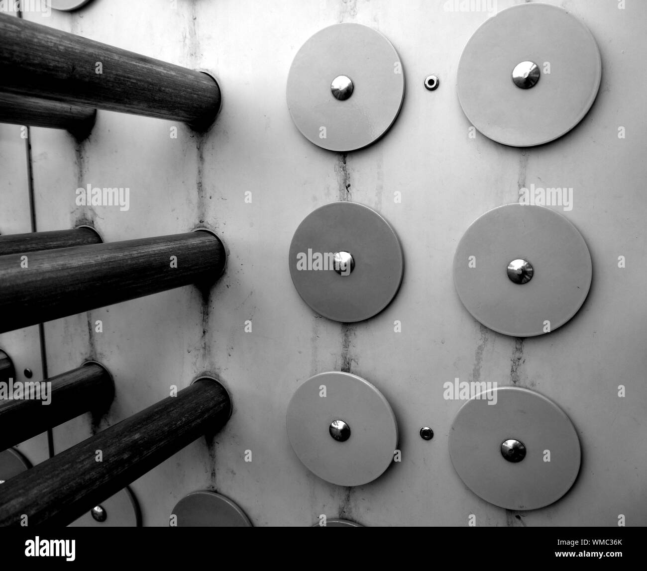 Metal rod mounted hi-res stock photography and images - Alamy