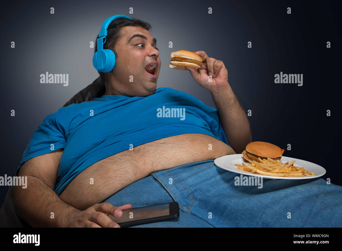 Plain burger plate hi-res stock photography and images - Alamy