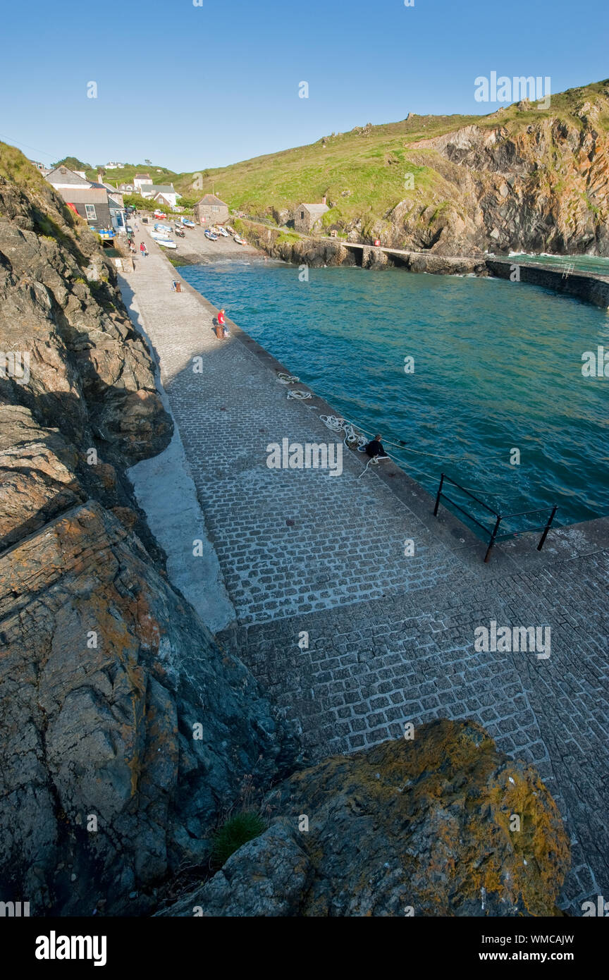 Mullion Cove harbour. Cornwall, England, United Kingdom Stock Photo - Alamy