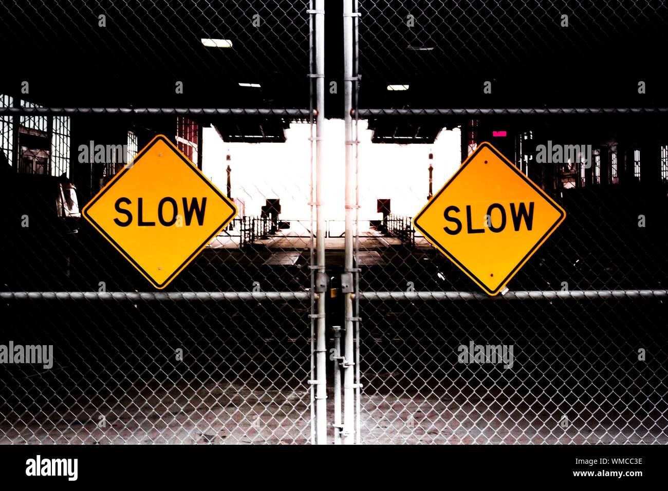 Gate direction sign hi-res stock photography and images - Alamy