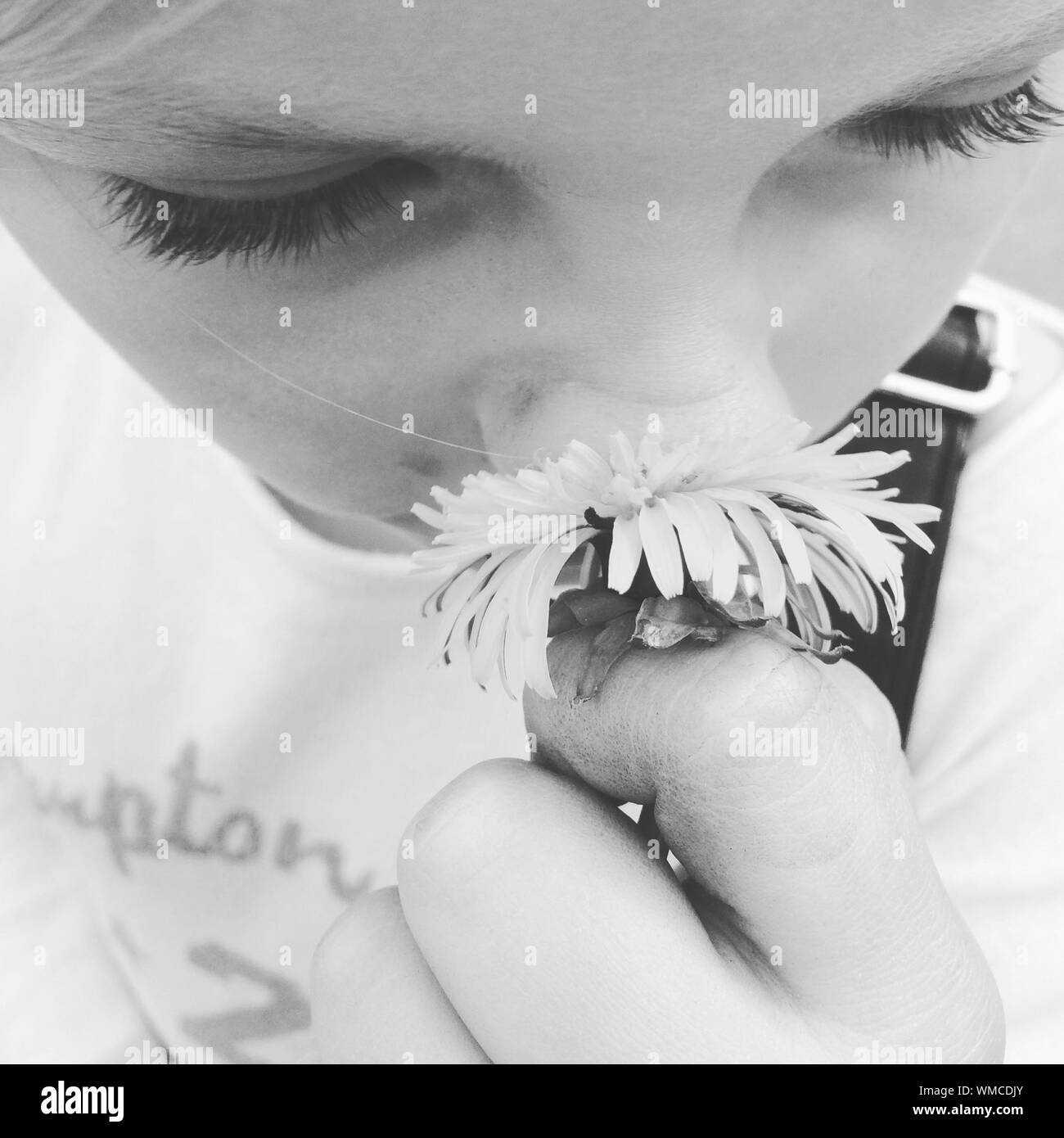 Person smelling hi-res stock photography and images - Alamy