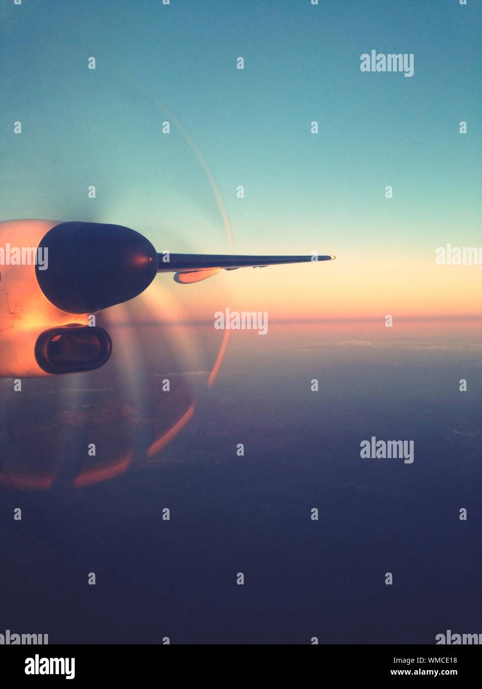 Airplane propeller spinning hi-res stock photography and images - Alamy