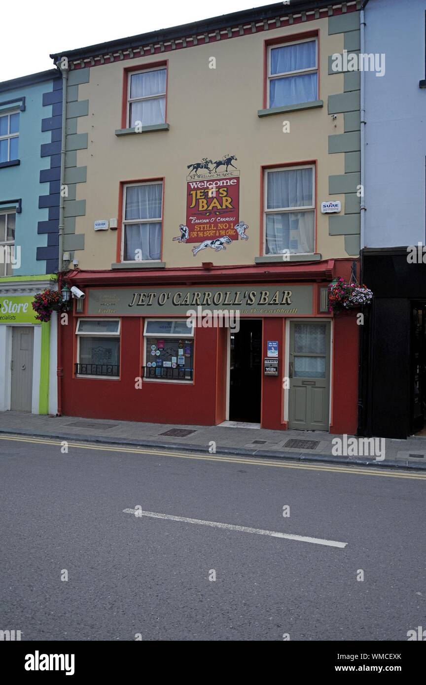 Traditional irish bar hi-res stock photography and images - Alamy