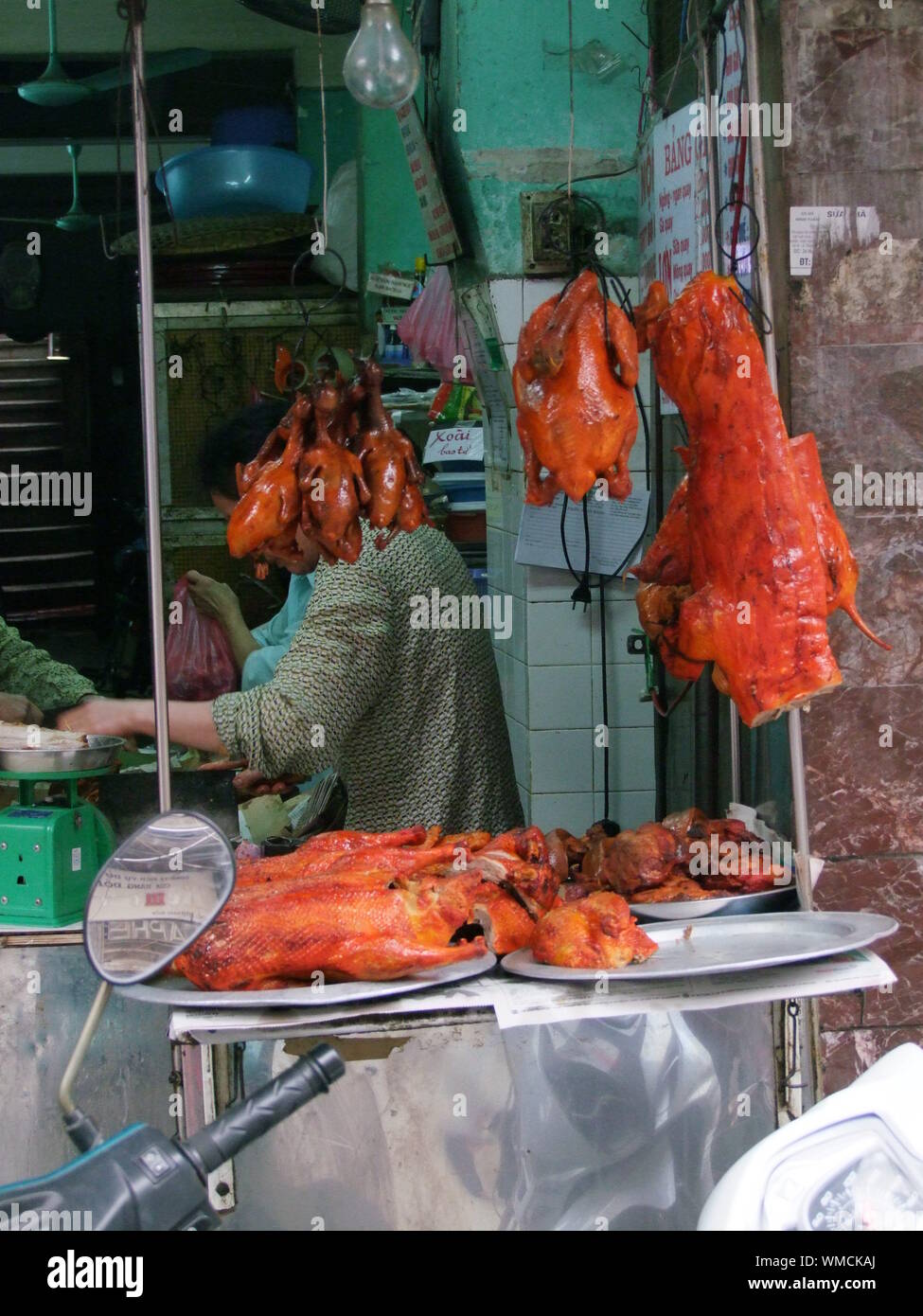 Hanging meats hi-res stock photography and images - Alamy