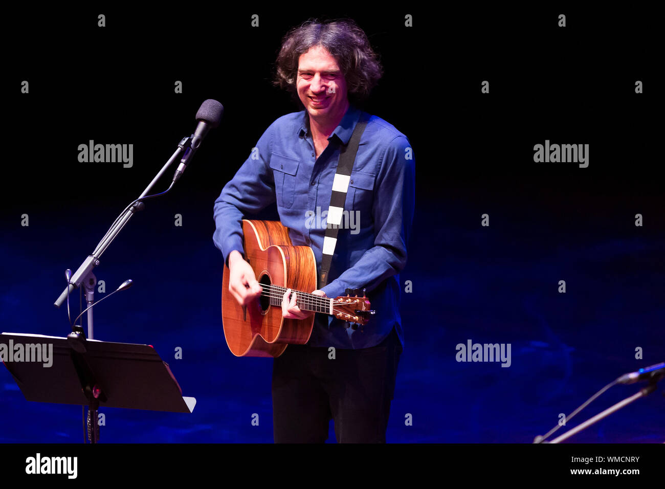 Snow Patrol performing the first show of their acoustic tour at Perth ...