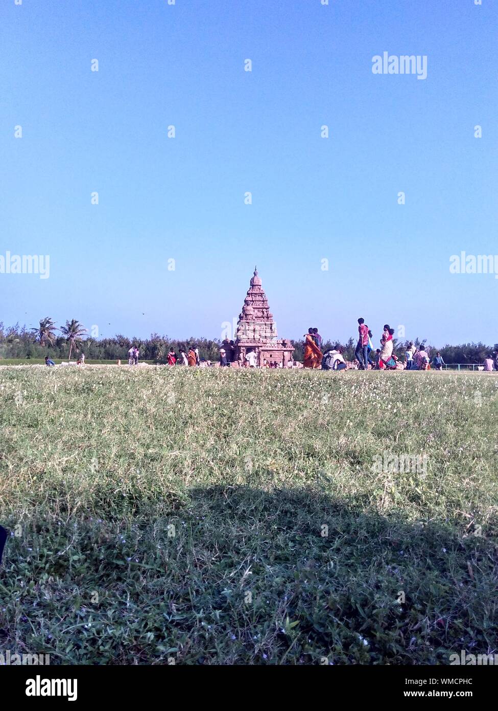 People at temple hi-res stock photography and images - Alamy