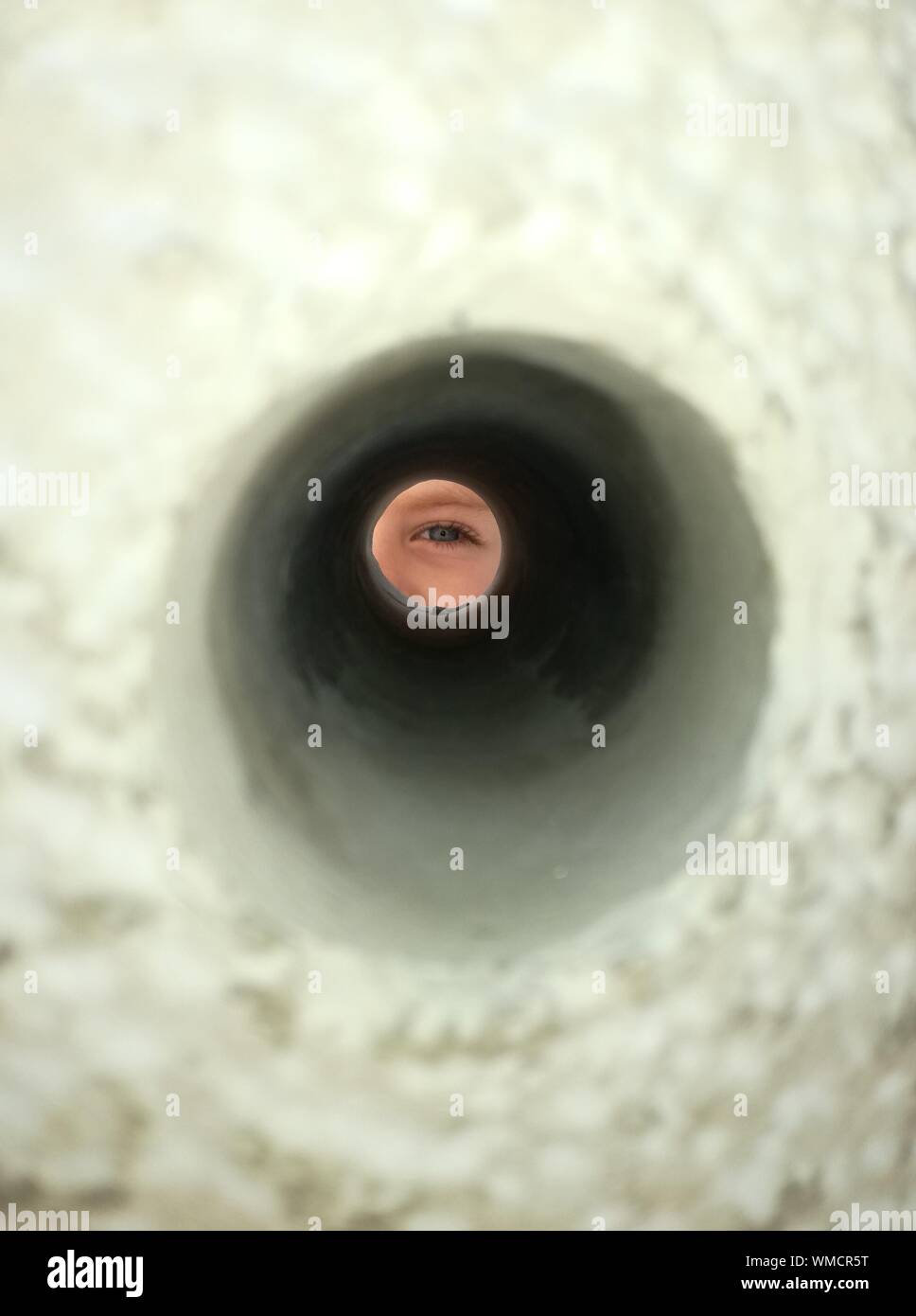 Child hole hi-res stock photography and images - Alamy
