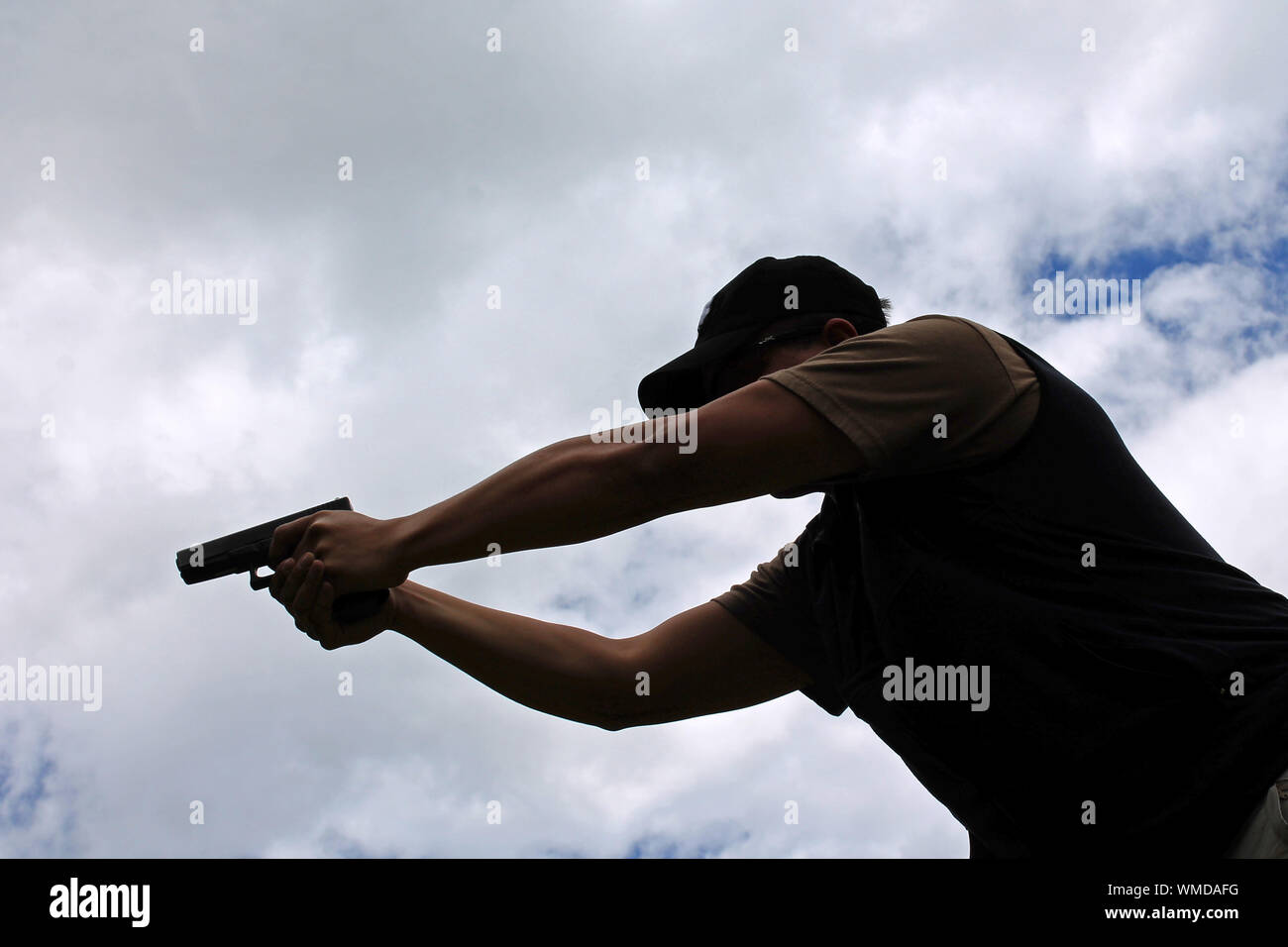 Sky shooting hi-res stock photography and images - Alamy