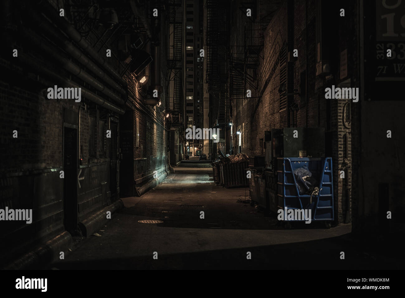 Alley city night hi-res stock photography and images - Alamy