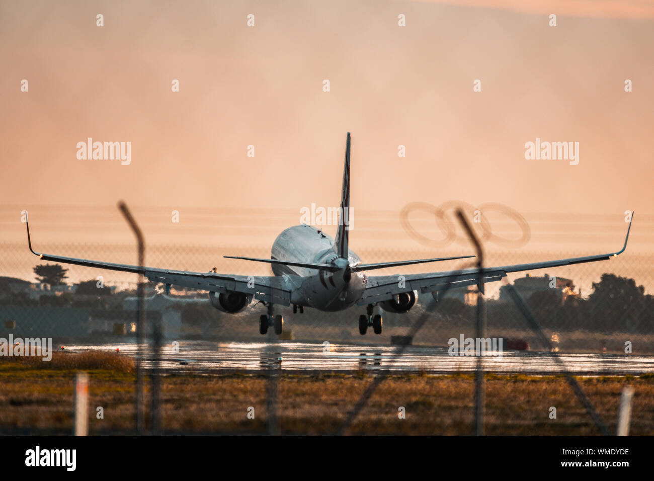 Airplane taking off and fence hi-res stock photography and images - Alamy