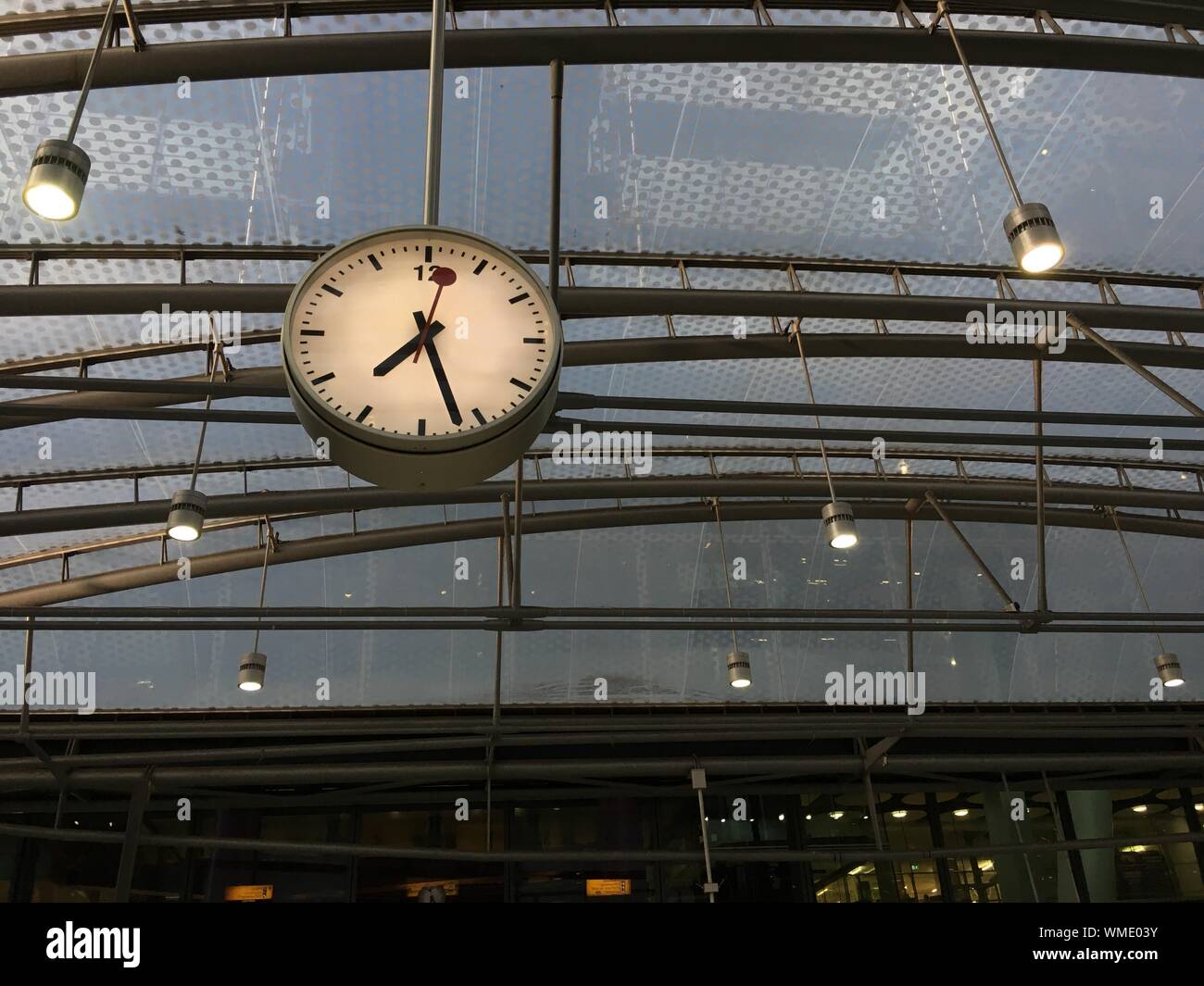 Station clock hanging clock hi-res stock photography and images - Alamy