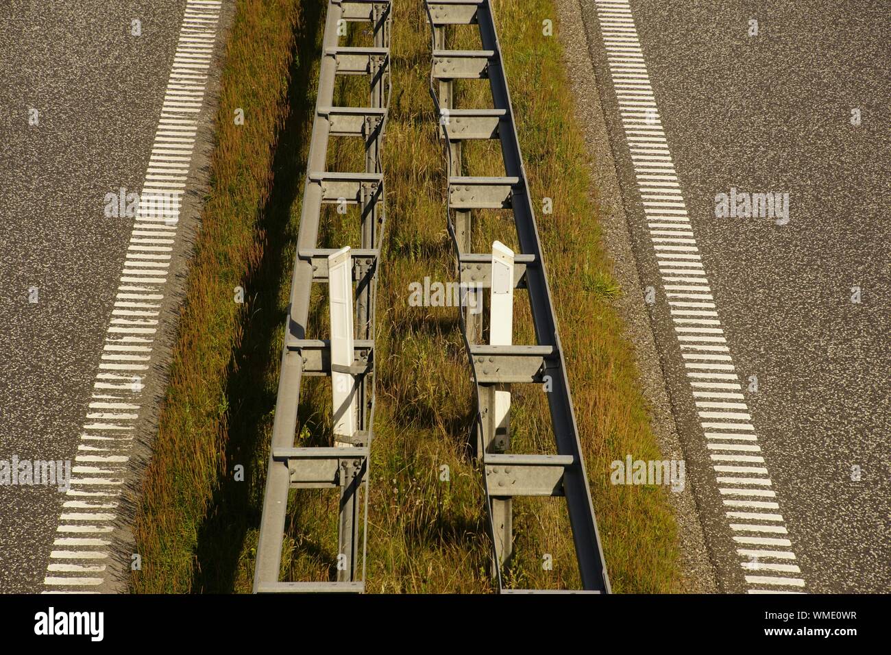 Highway railing hi-res stock photography and images - Alamy
