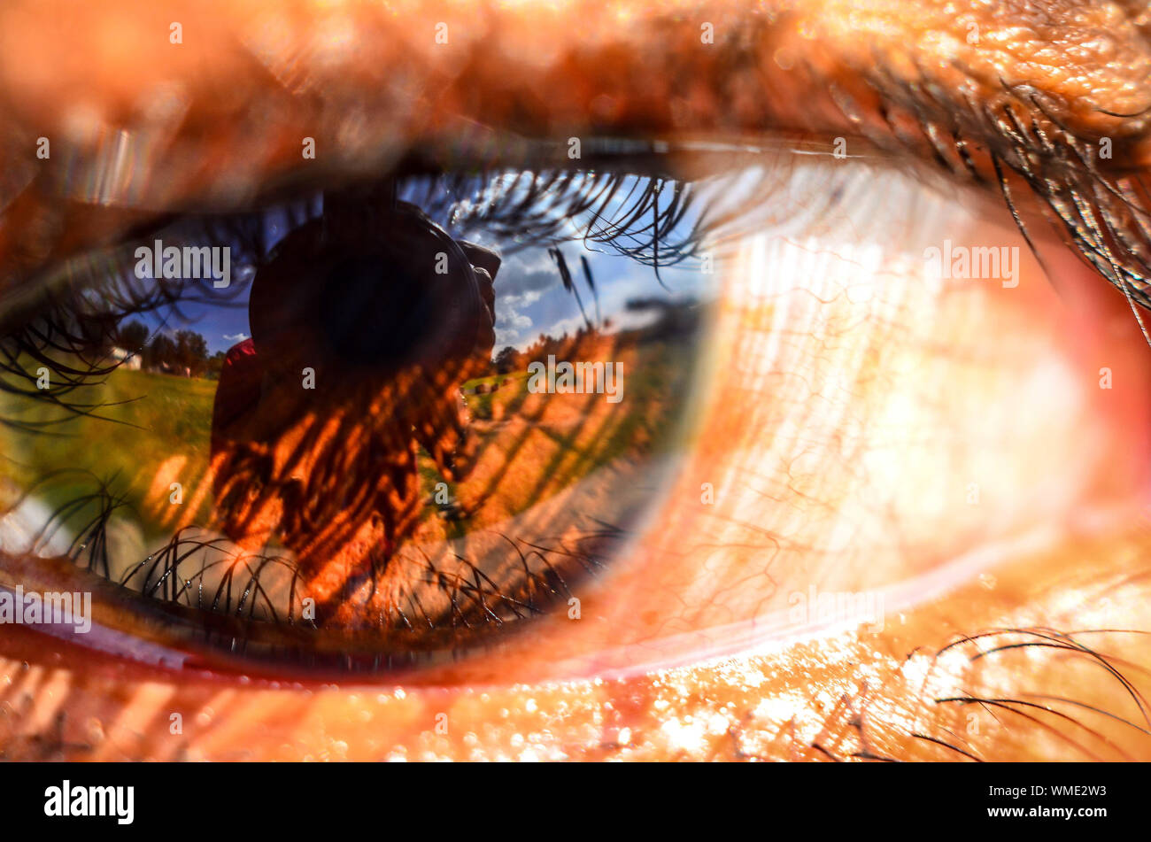 Eye human reflection hi-res stock photography and images - Alamy