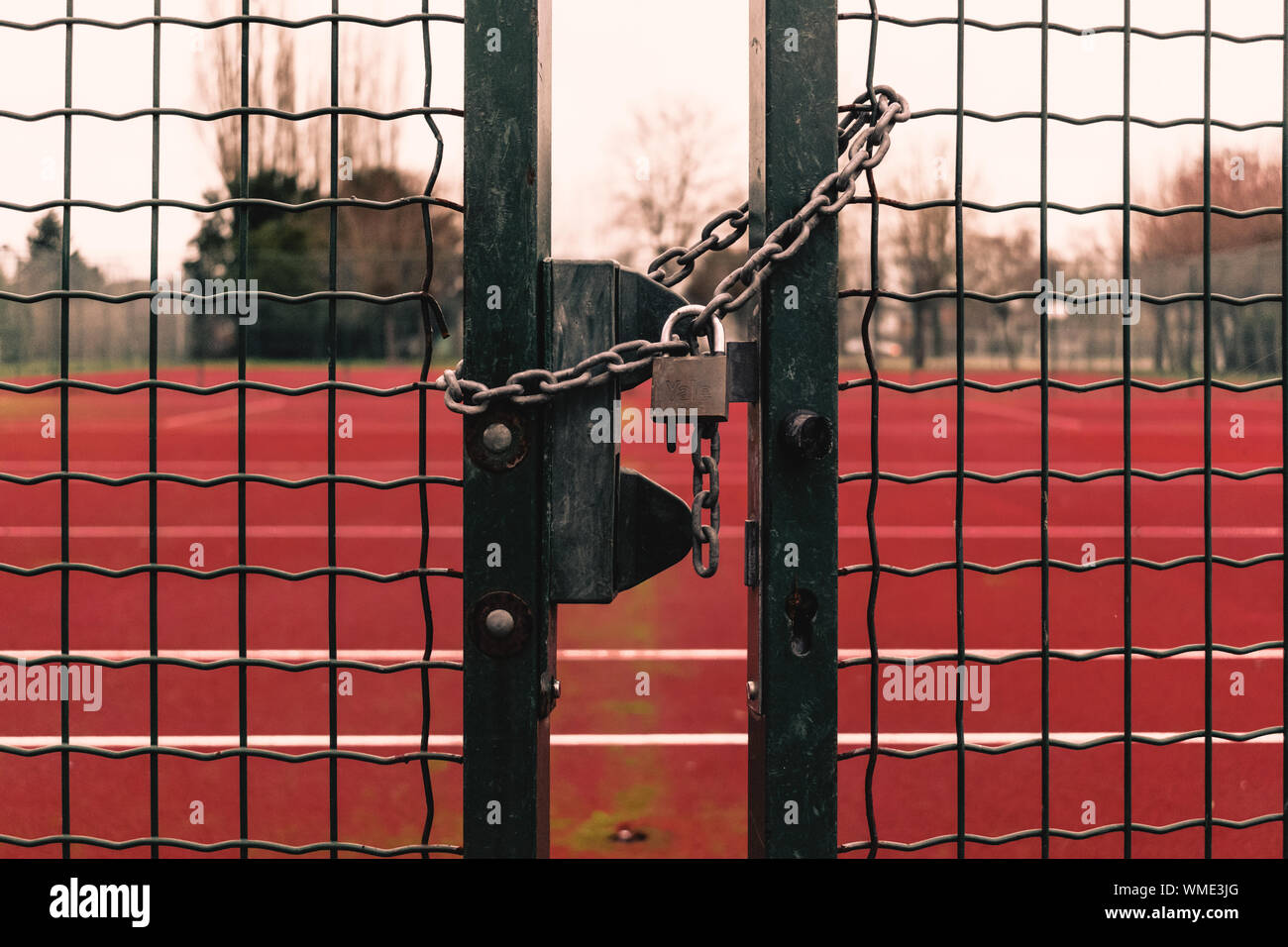 Padlock hanging gate hi-res stock photography and images - Alamy