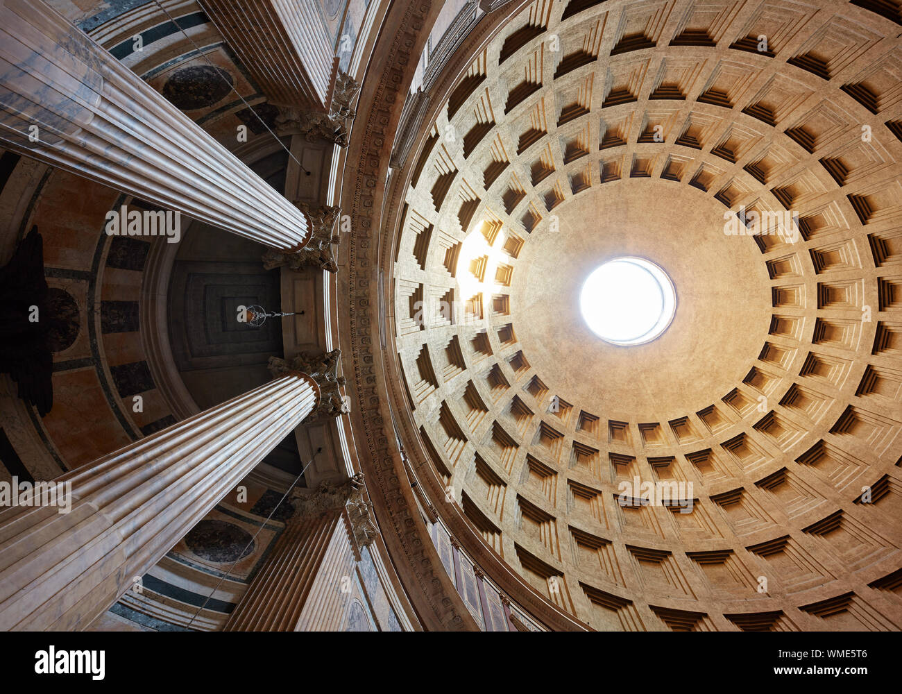 Dome of the pantheon hi-res stock photography and images - Alamy