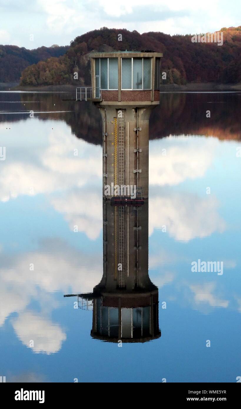 Water storage structures hi-res stock photography and images - Alamy