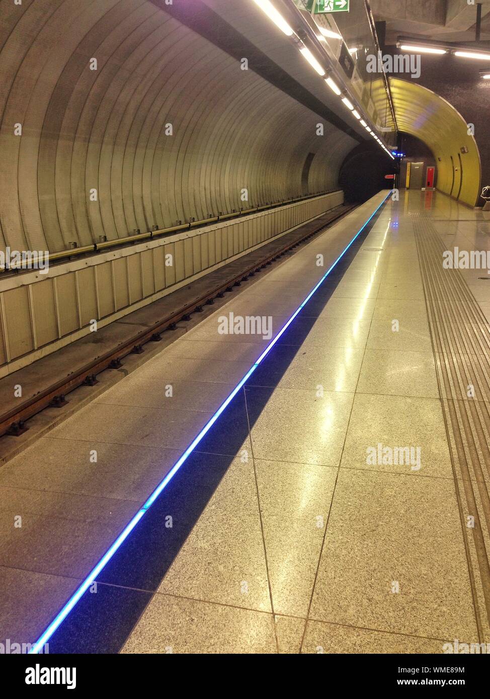 Empty underground station hi-res stock photography and images - Alamy