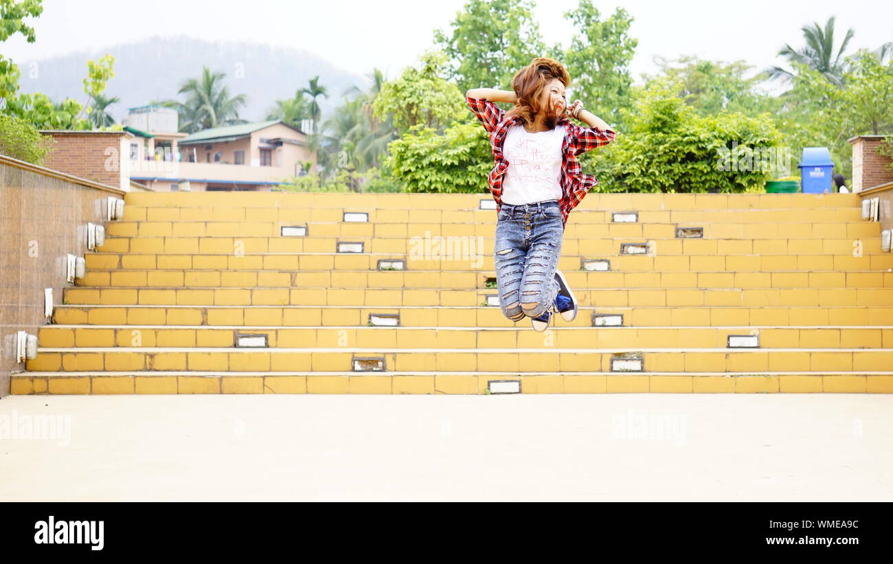 Air steps hi-res stock photography and images - Alamy