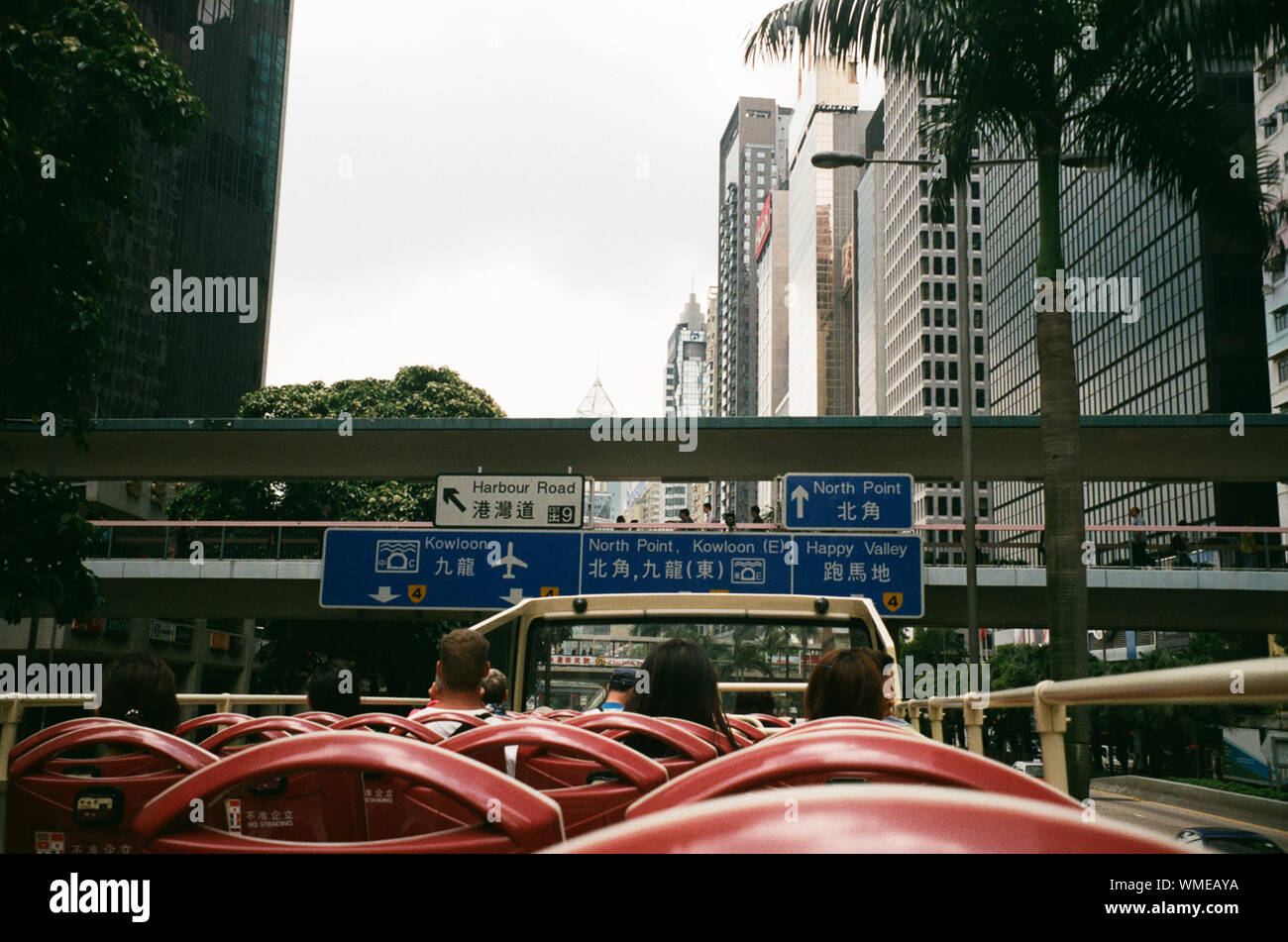 Bus tour sign hi-res stock photography and images - Alamy