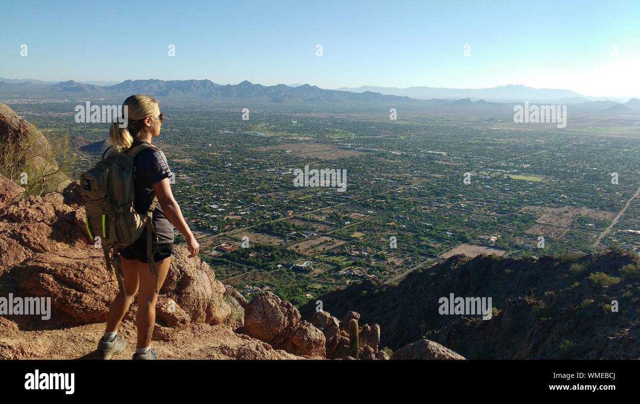 Cholla trailhead camelback mountain hi-res stock photography and images ...