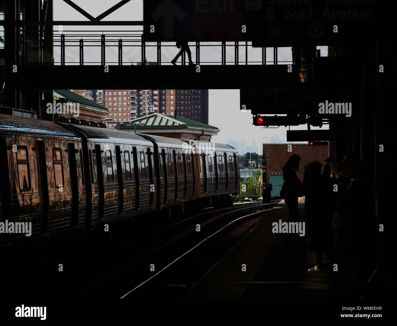 Platform track footbridge architecture hi-res stock photography and ...