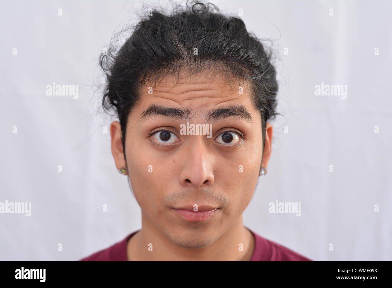 Make eyebrows hi-res stock photography and images - Alamy