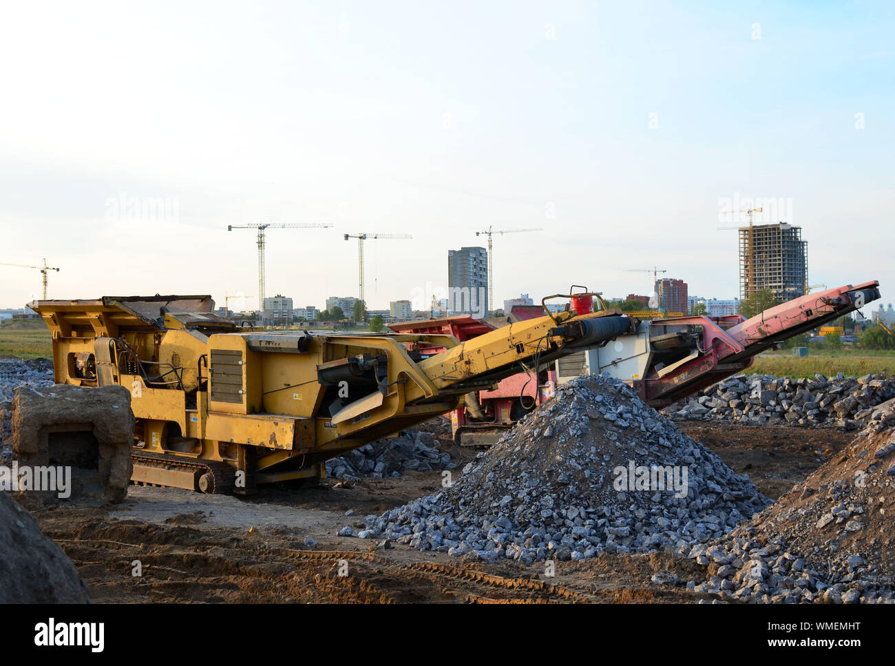 Mobile Stone crusher machine by the construction site or mining quarry ...