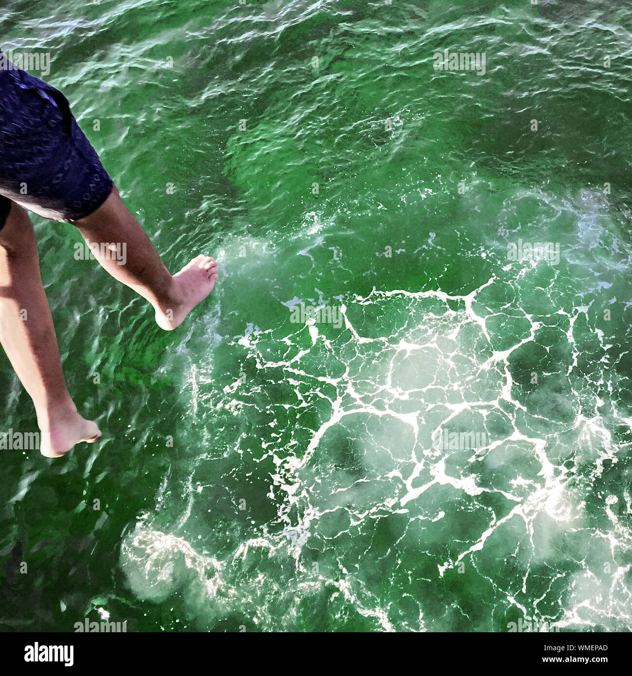 Mid air diving hi-res stock photography and images - Alamy