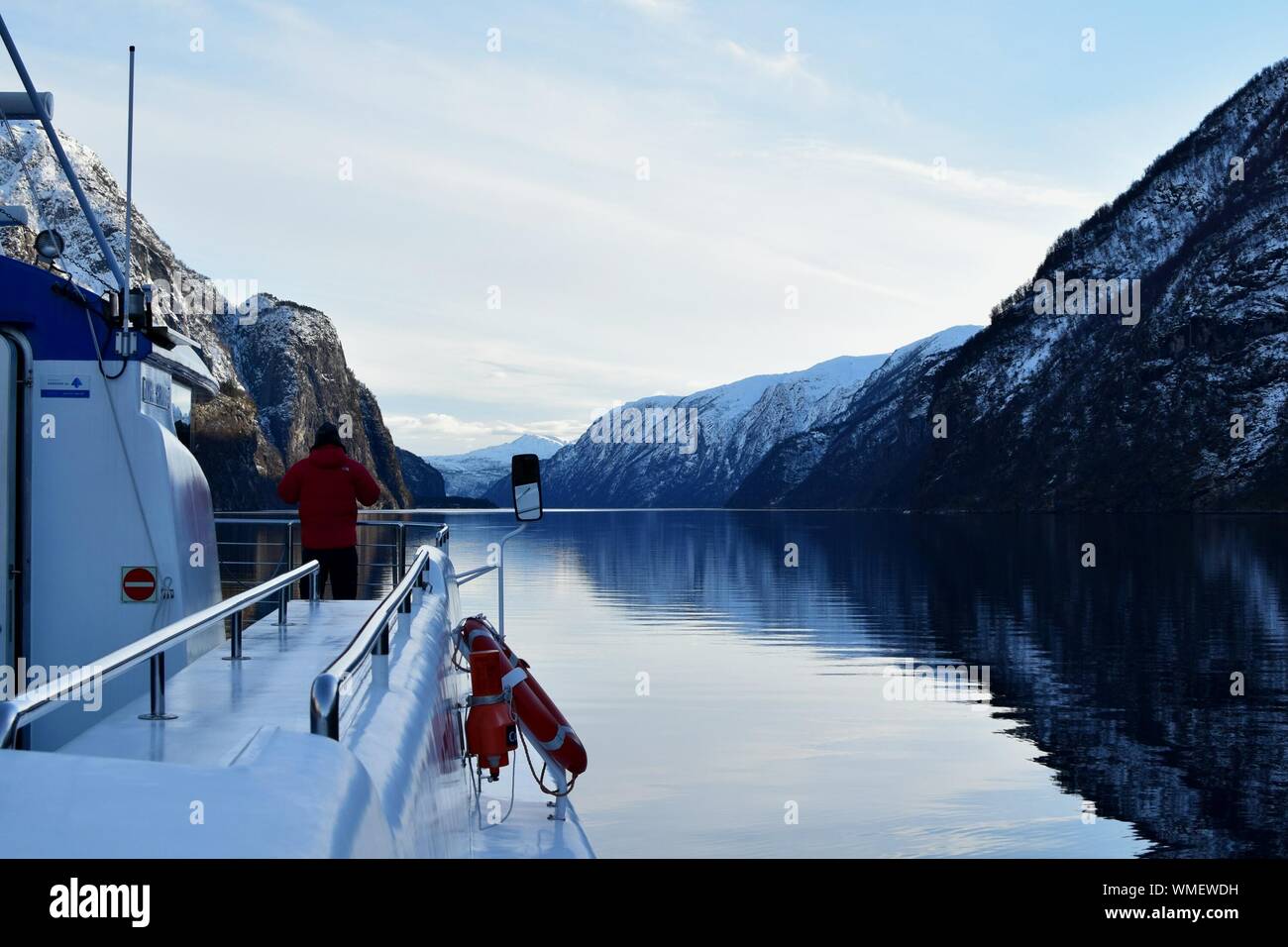 Rear view sailing yacht on hi-res stock photography and images - Alamy