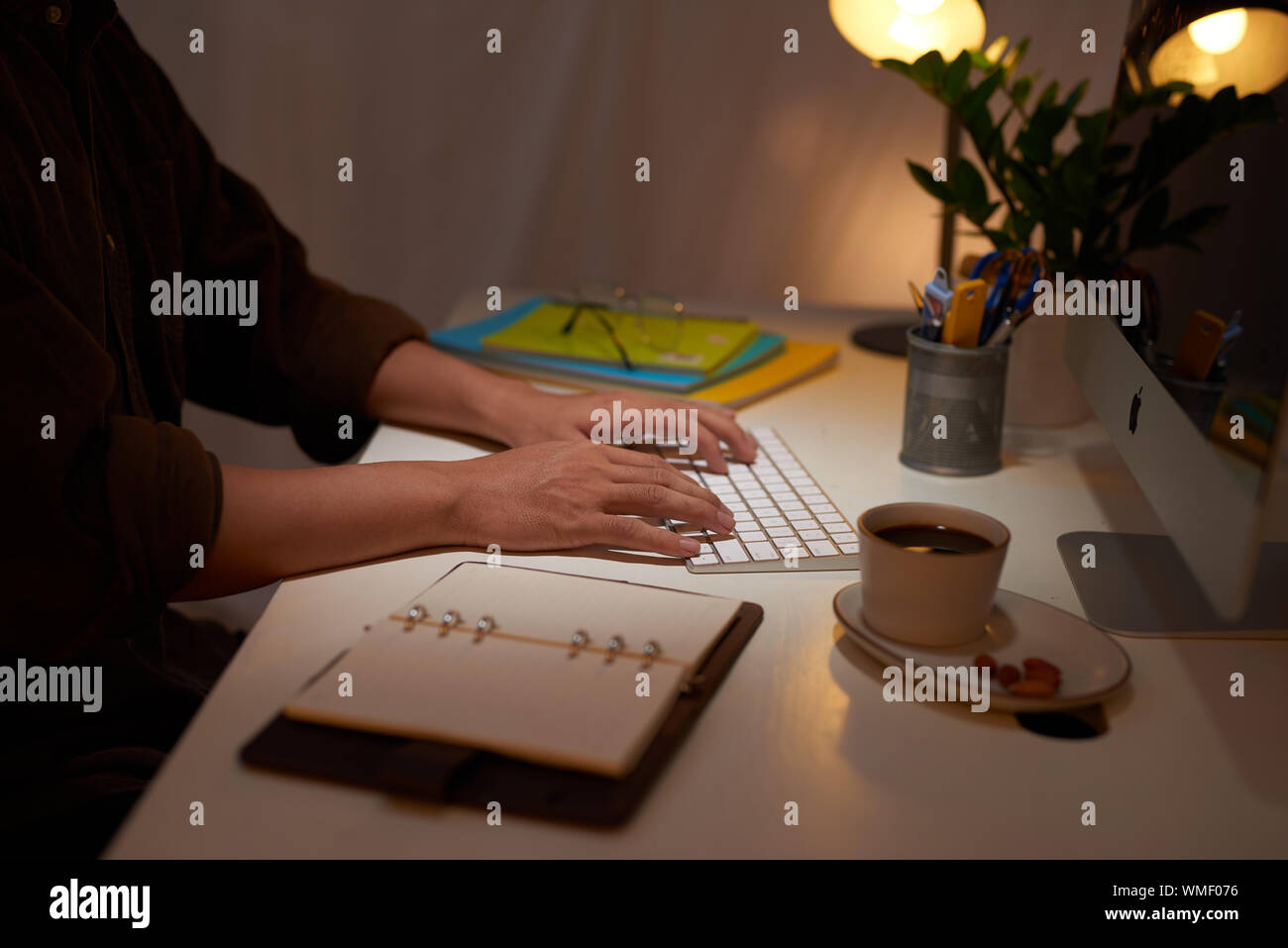 Hand typing hi-res stock photography and images - Alamy