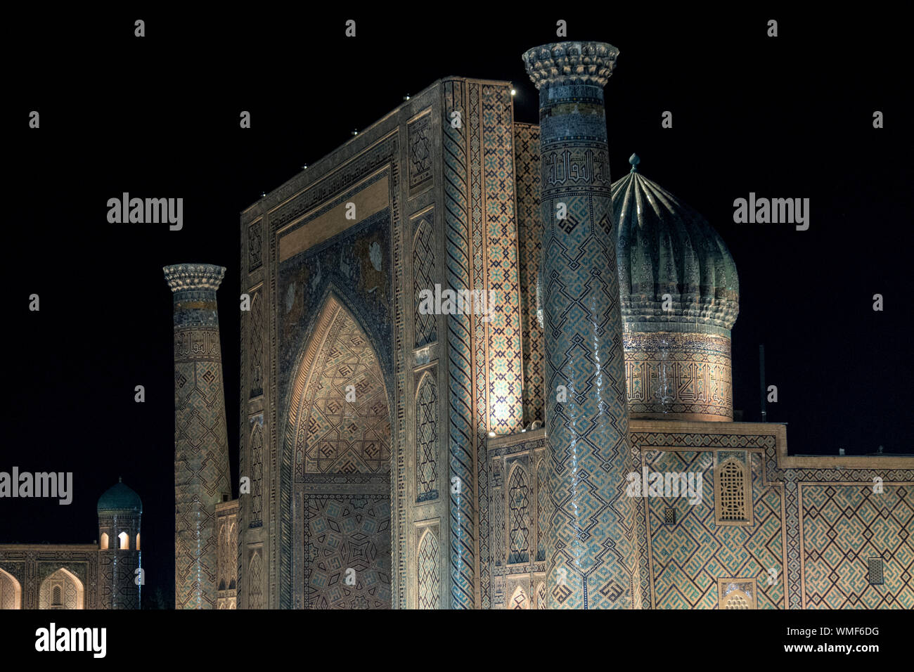 Registan mausoleum hi-res stock photography and images - Alamy