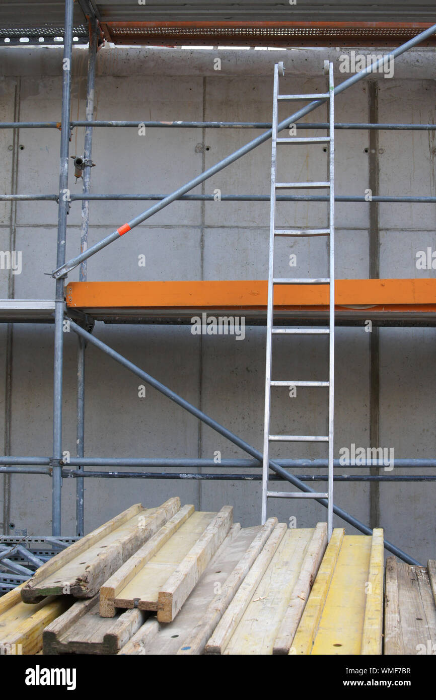 Ladder and scaffolding hi-res stock photography and images - Alamy