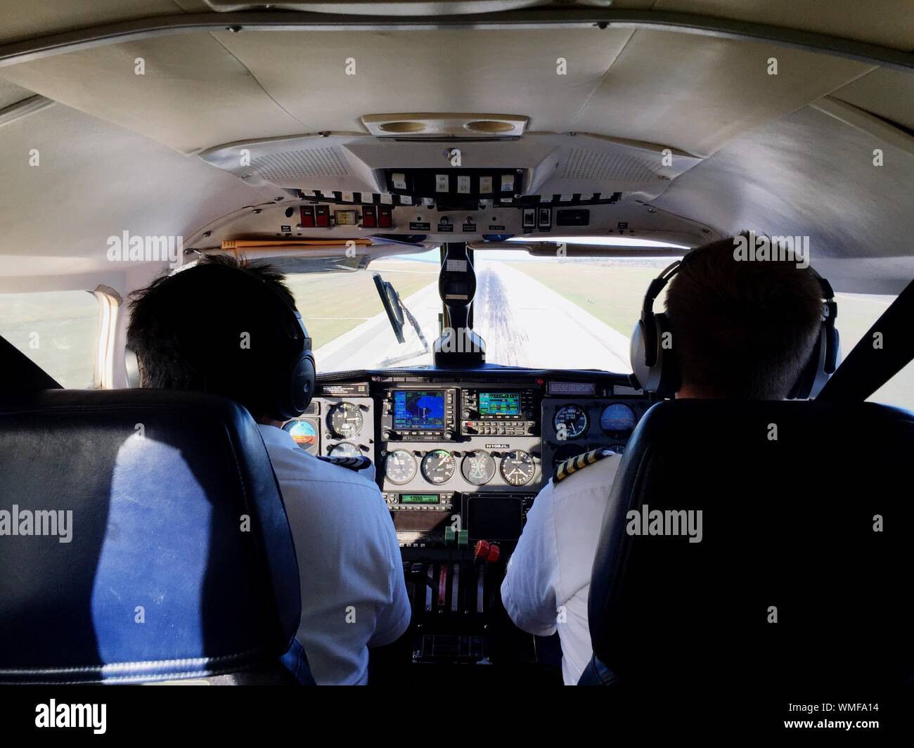 Cockpit co pilot commercial hi-res stock photography and images - Alamy
