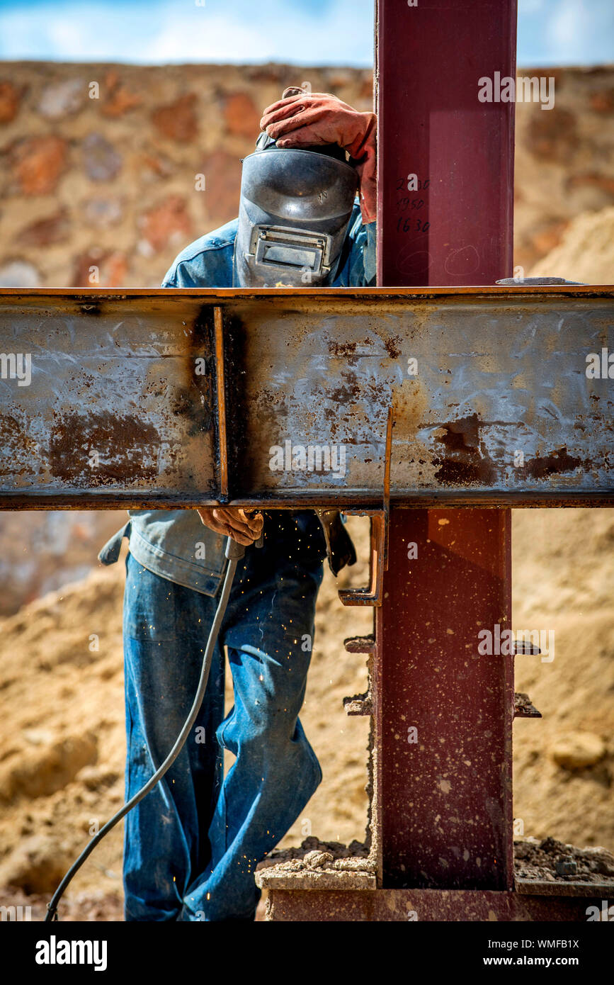 Construction welder hi-res stock photography and images - Alamy