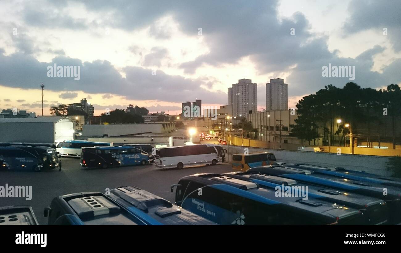 Parking buses hi-res stock photography and images - Alamy