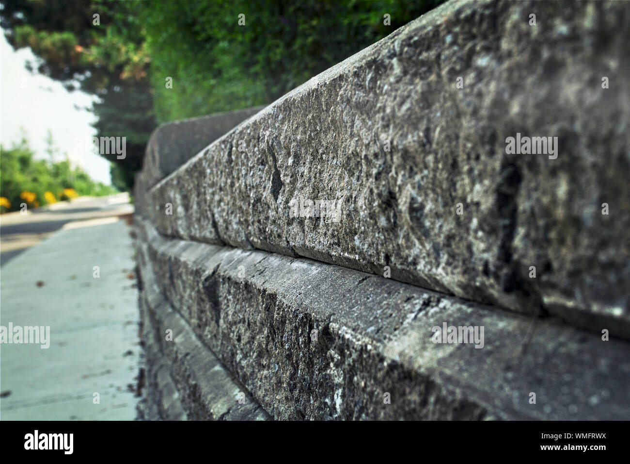 Building concrete retaining wall hi-res stock photography and images ...