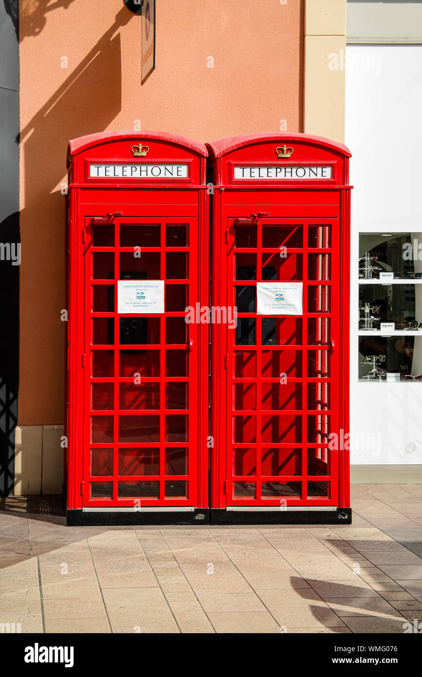 Red phone box Stock Photo - Alamy