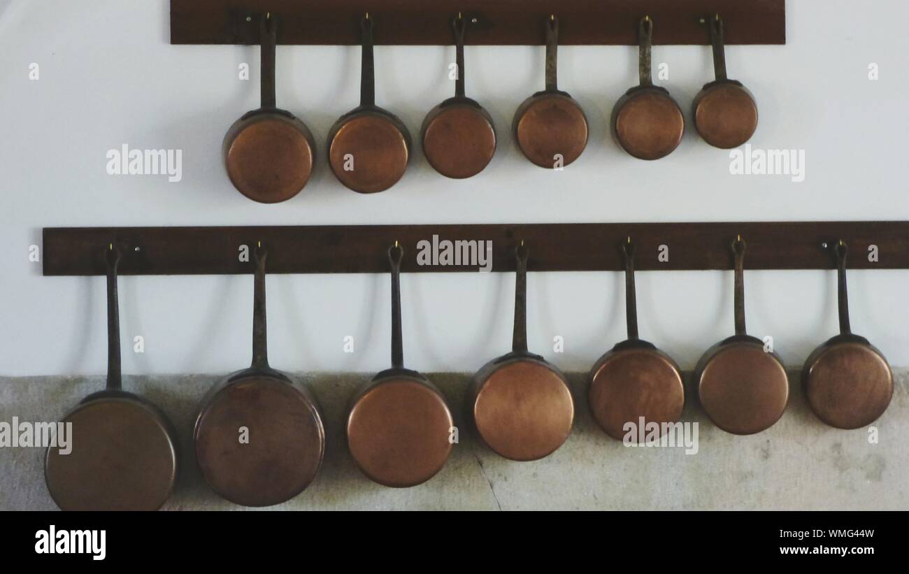 Hanging pans hi-res stock photography and images - Alamy